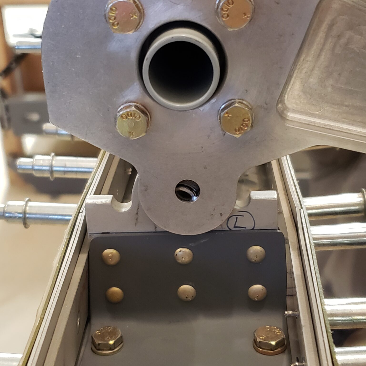 Fitting elevators to horizontal stabilizer - Stewart 51 Hangar