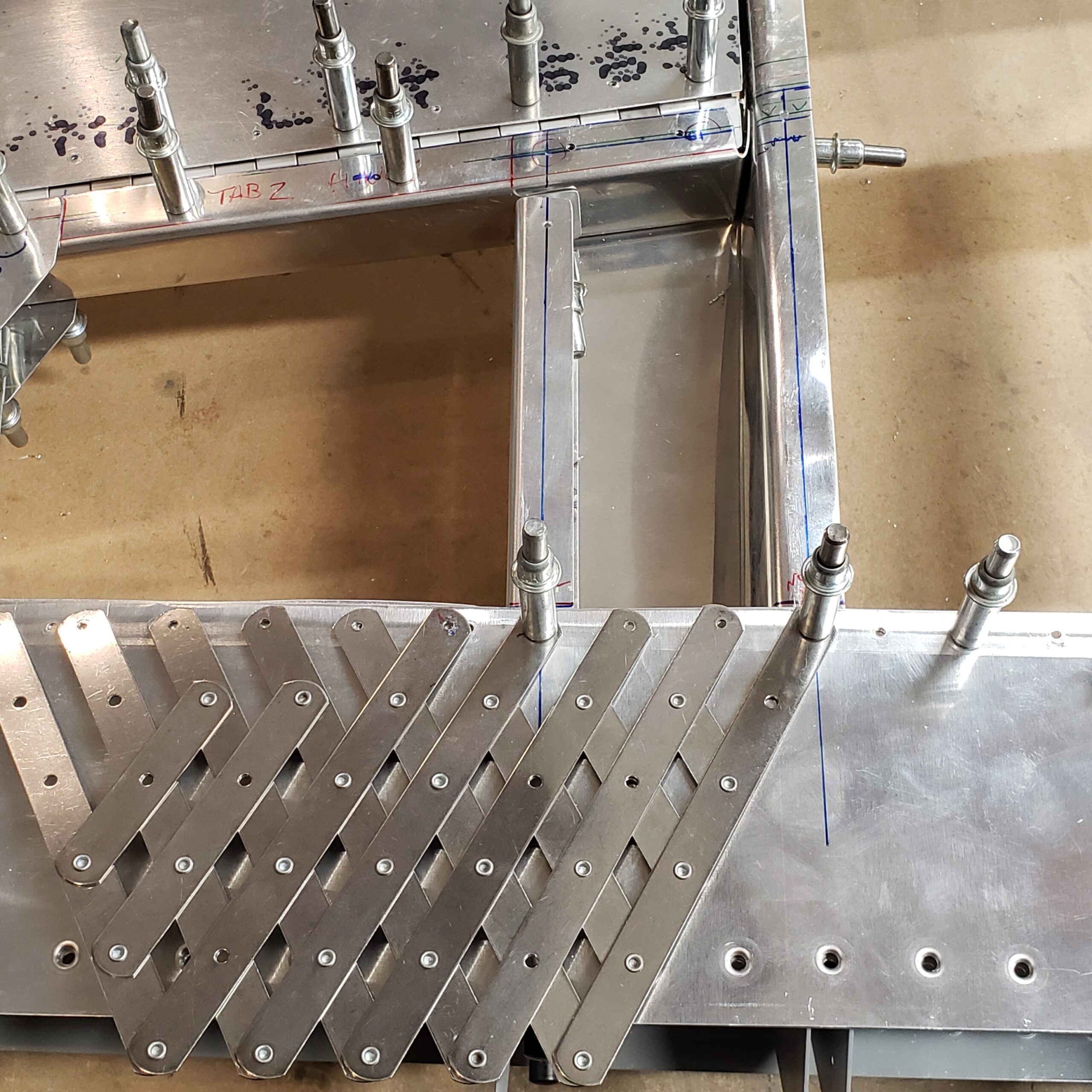 Rudder assembly - part 9 - Access panel - Stewart 51 Hangar